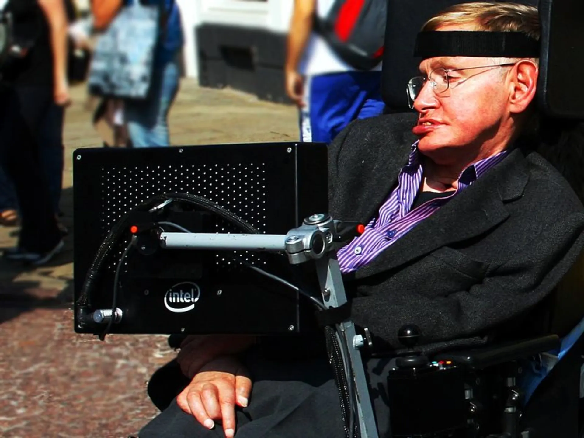 Stephen Hawking Joins Anti-Robot Apocalypse Think Tank - Fast Company