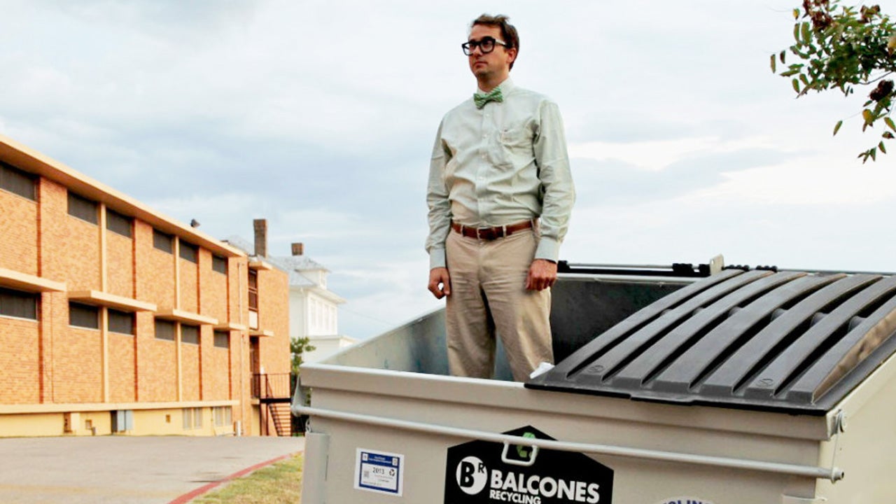 "Professor Dumpster" Is Moving Into A Garbage Can, And Bringing His ...