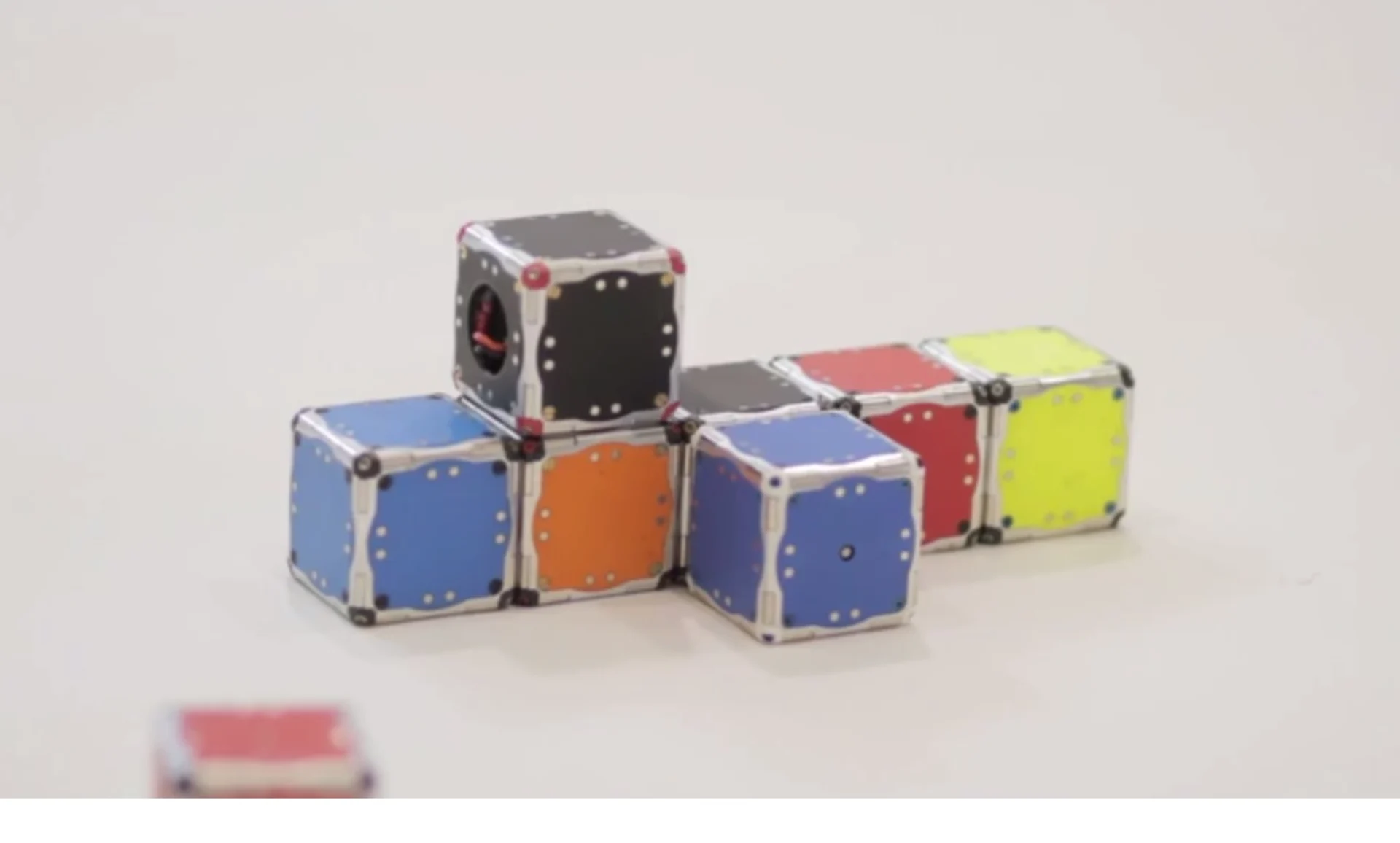 These Self-Assembling Cube Robots Are The Coolest Thing You'll See ...