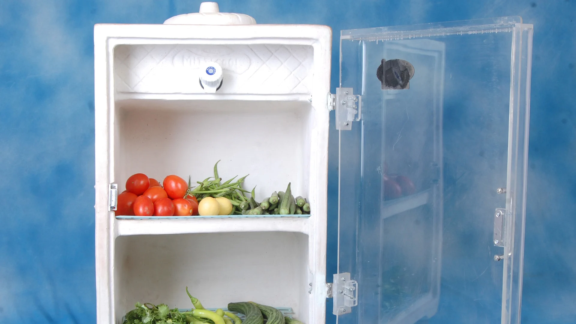 Clay Fridges That Keep Food Cool Without Electricity - Fast Company