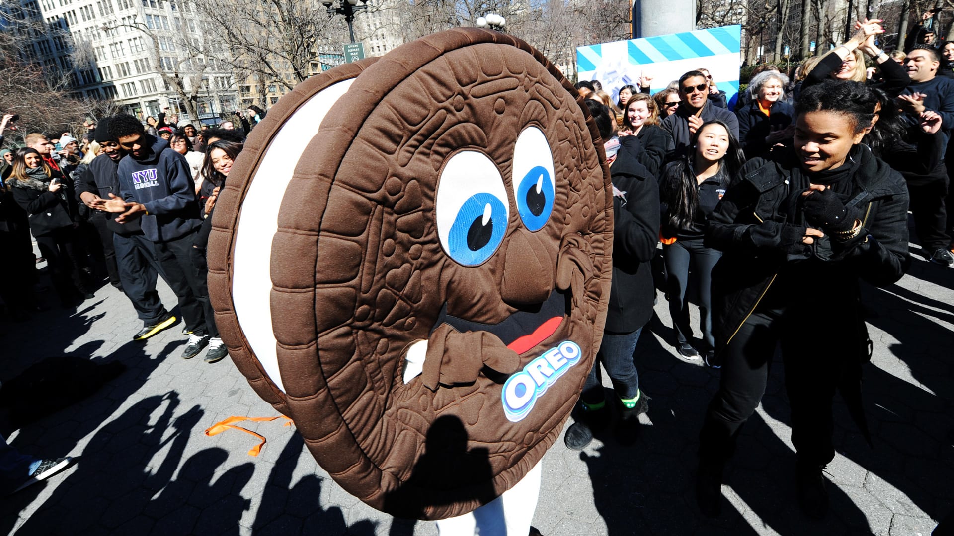 The Story Of Oreo: How An Old Cookie Became A Modern Marketing ...
