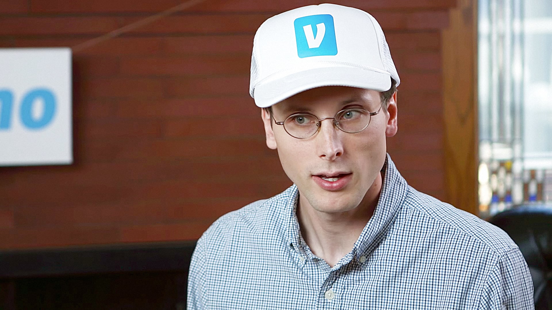 The Most Boring YouTube Reviewer In The World Creates The Most Boring ...