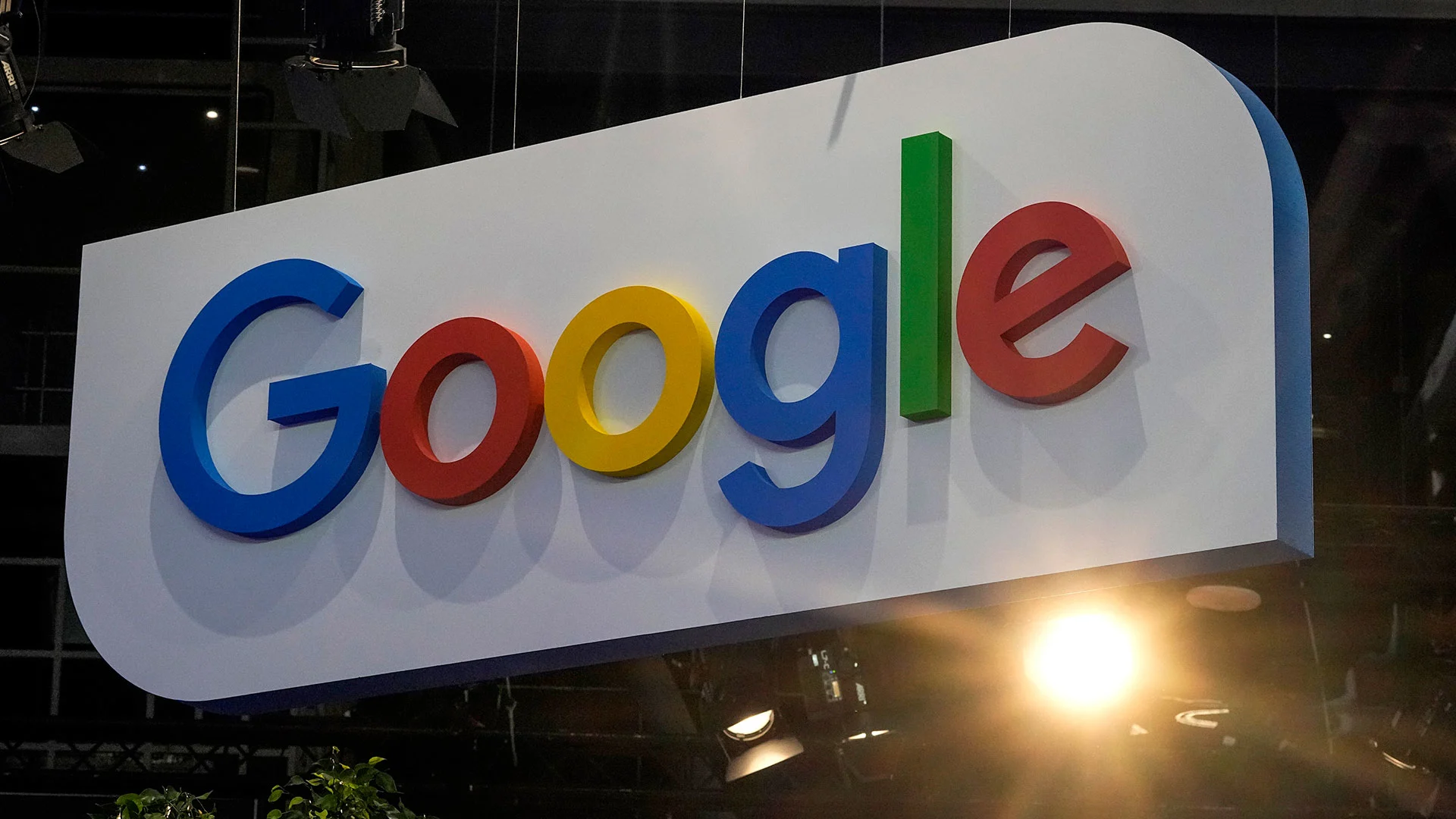 Japan's FTC orders Google to fix ad search restrictions affecting Yahoo