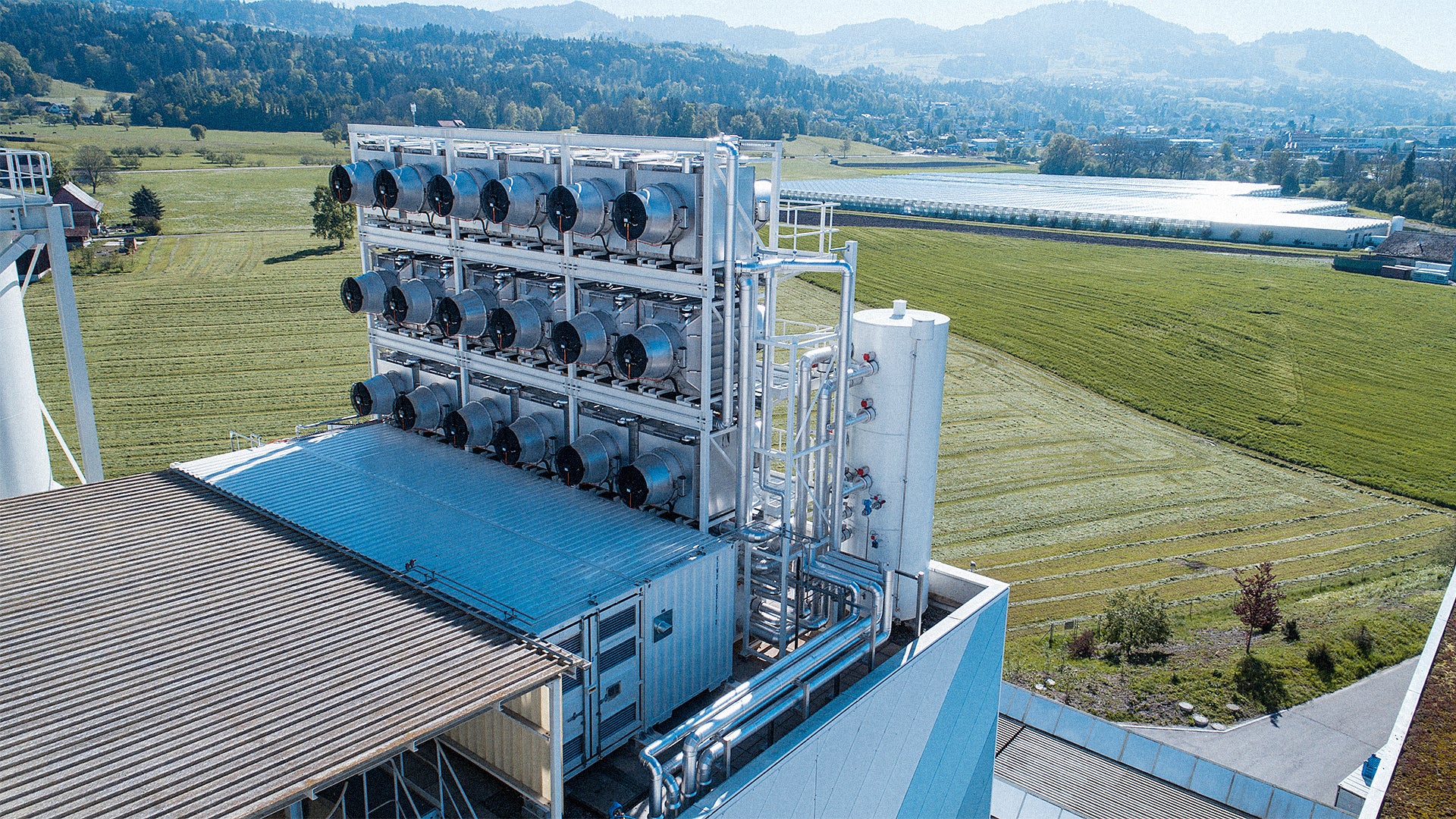 This Machine Just Started Sucking CO2 Out Of The Air To Save Us From ...