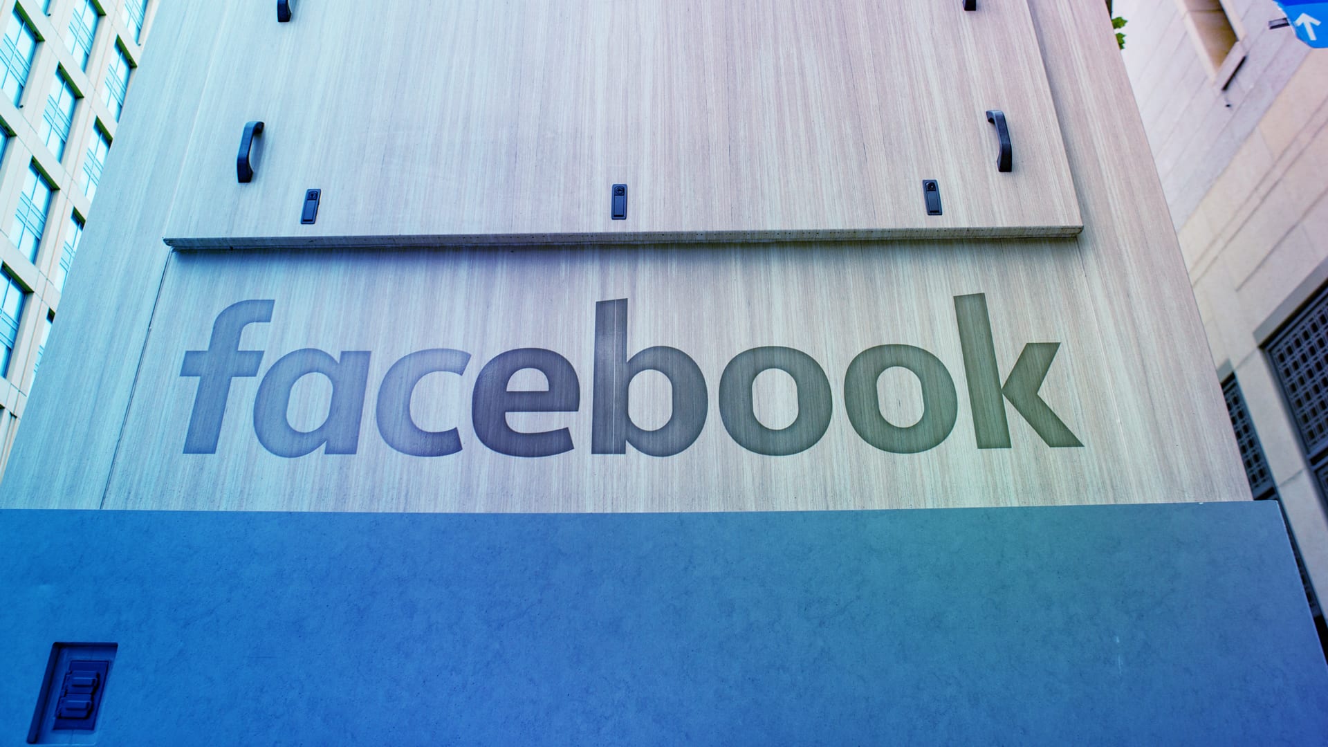 Analyst warns Facebook investors: "systemic mismanagement" poses big ...