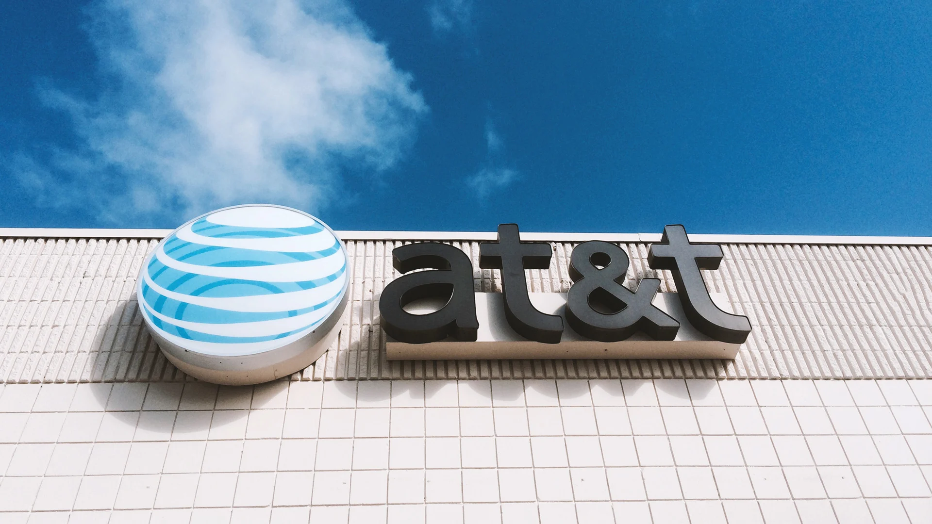 Here's why an activist hedge fund wants AT&T to get smaller - Fast Company