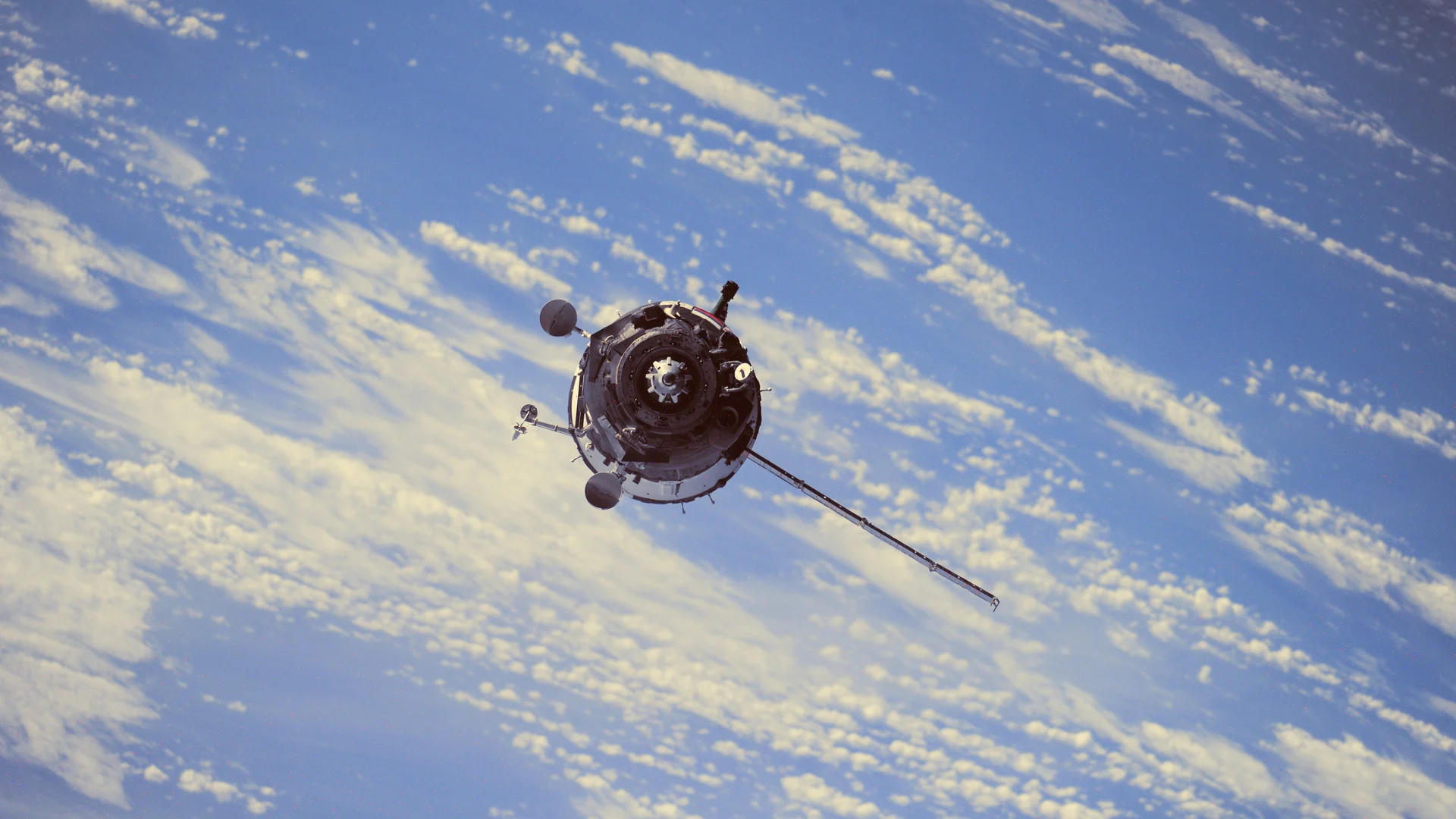 Apple wants to bypass carriers and beam internet data directly to ...