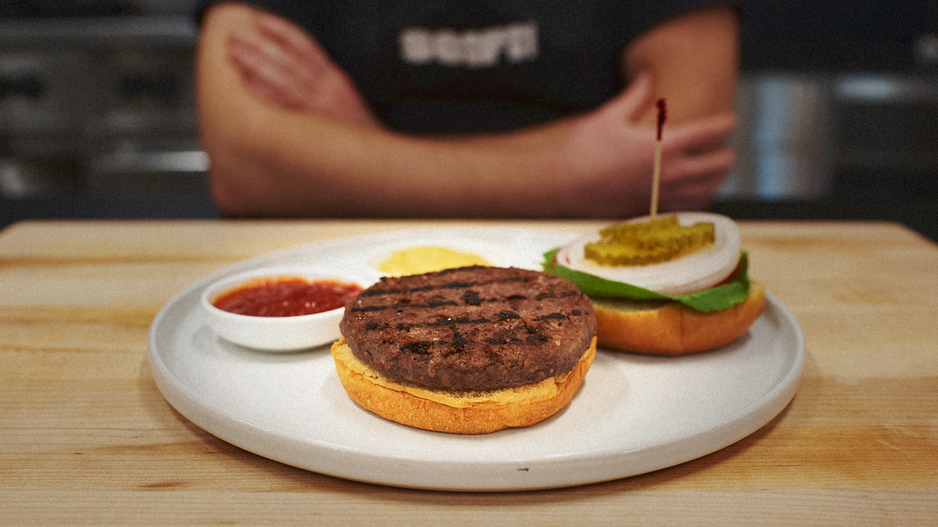 Is lab-grown meat actually better for the environment? Here’s how it ...