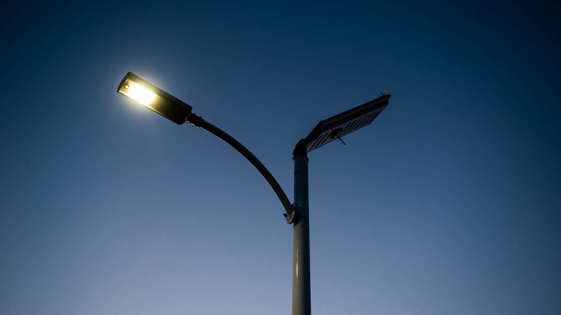Streetleaf's solar streetlights stay on when the power goes off