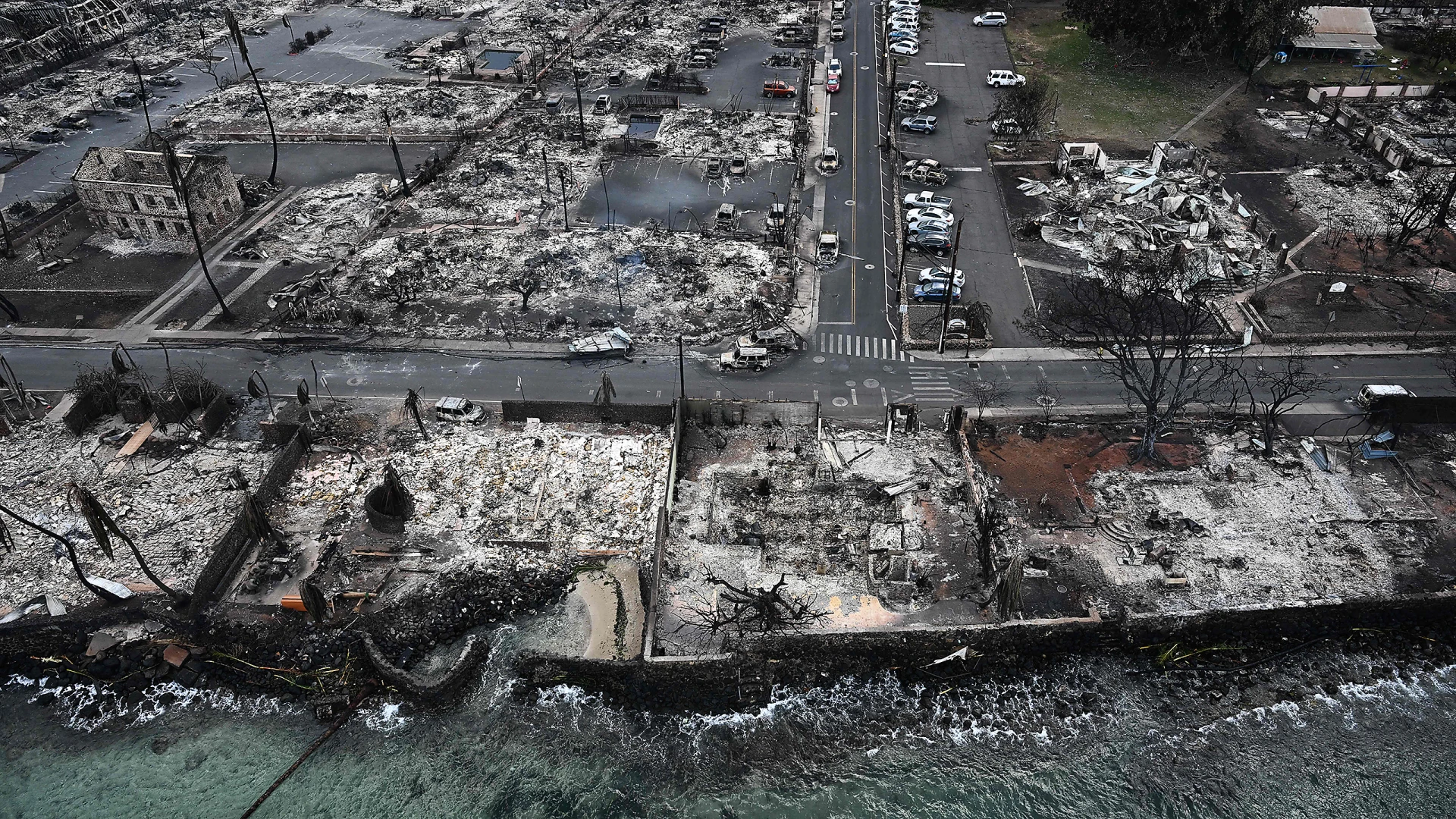 Why helping Maui has turned into a logistical nightmare