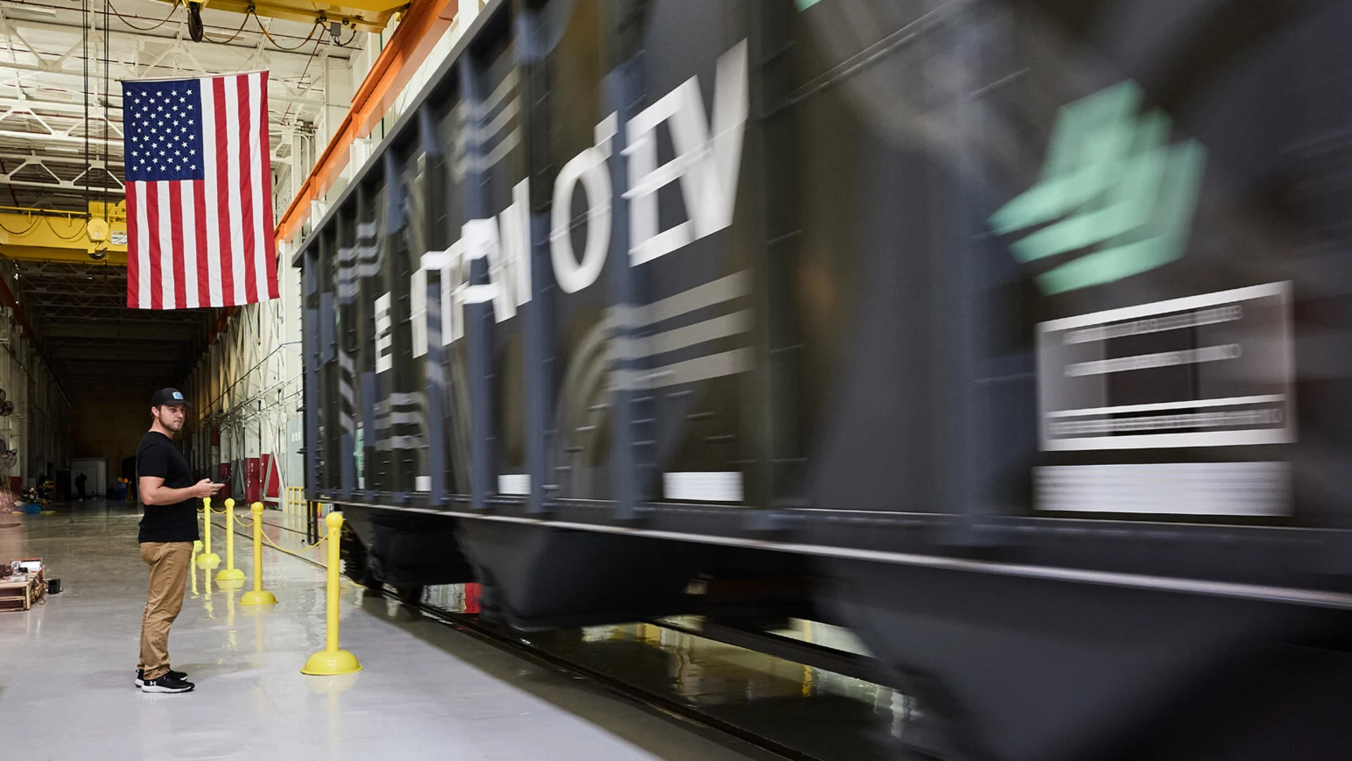 This startup electrifies individual train cars so they can drive themselves