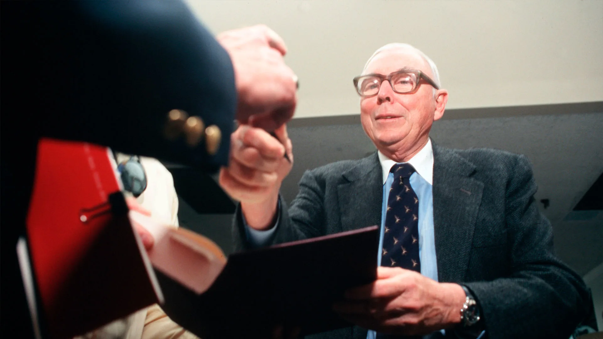 Where did Warren Buffett turn for investment advice? To Charlie Munger