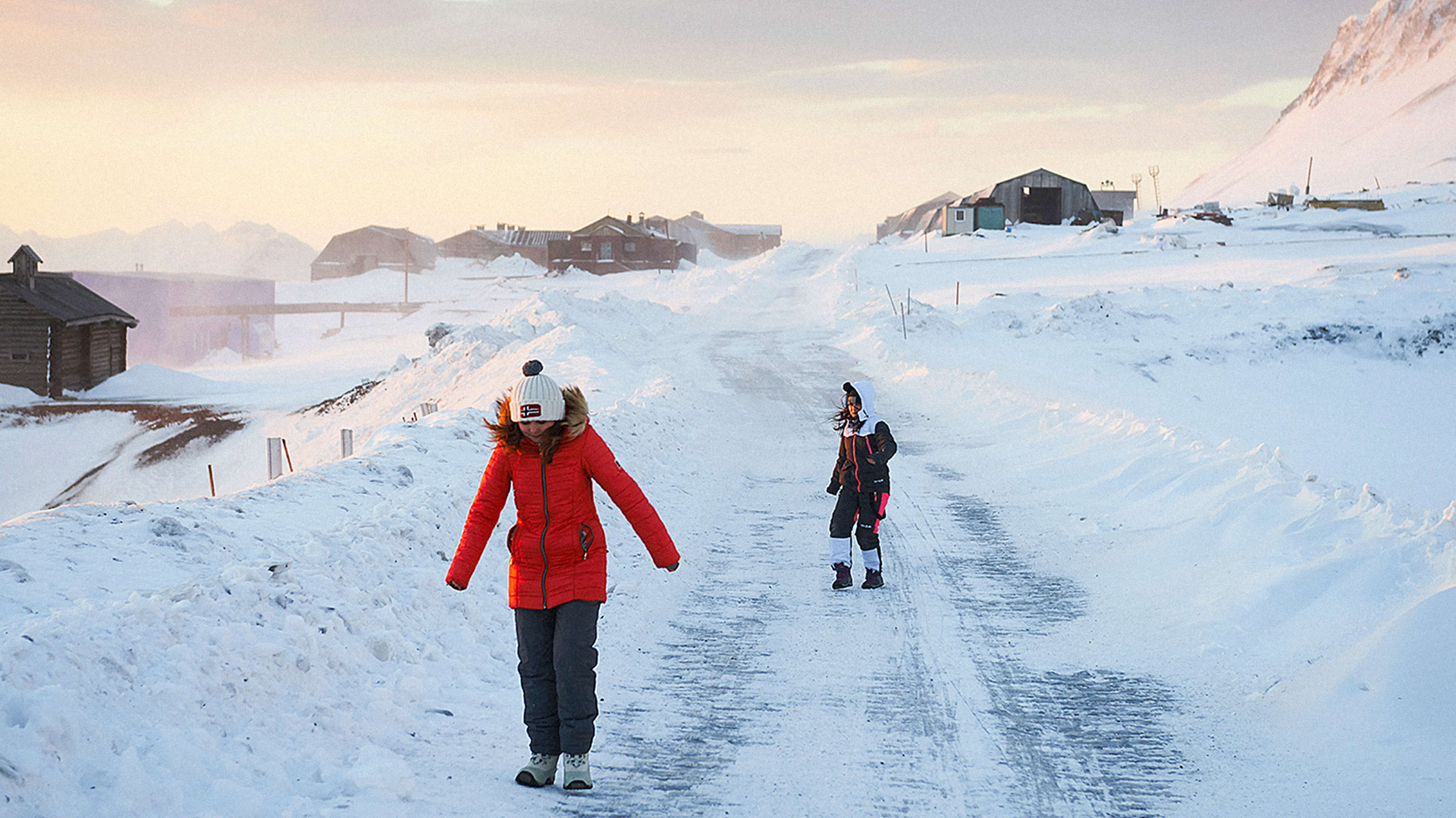 These Bleakly Beautiful Photos Tell The Story Of A Remote Coal Mining ...