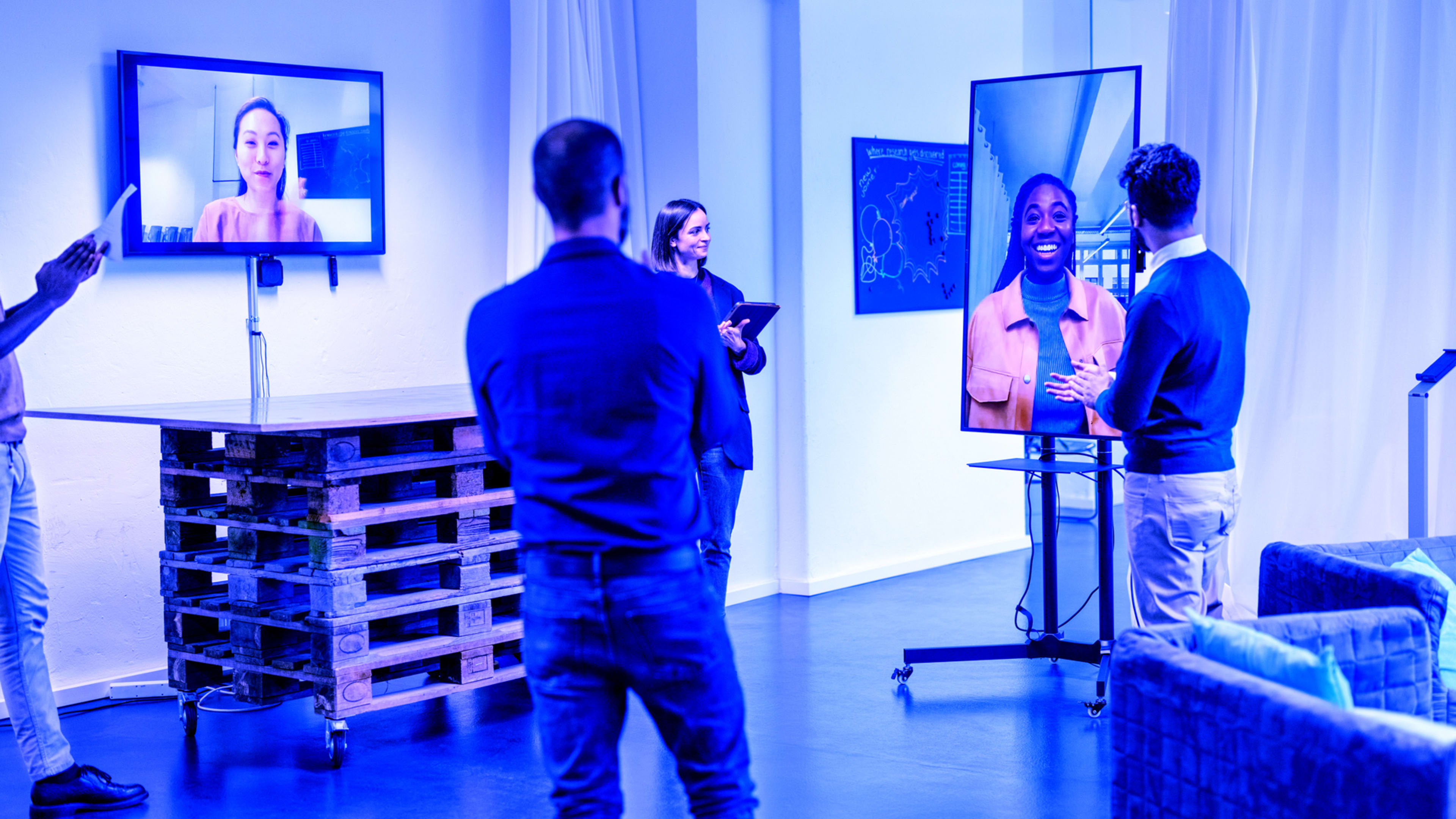 Research proves employees are most productive in hybrid work ...