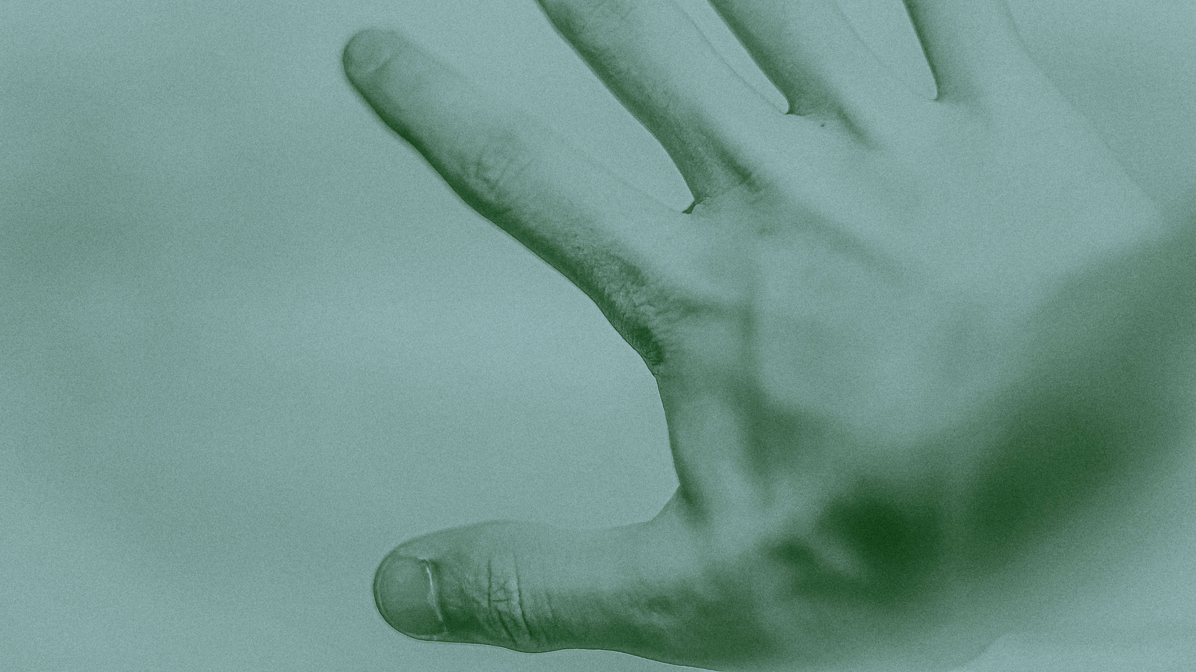 How to decode the silent language of leaders