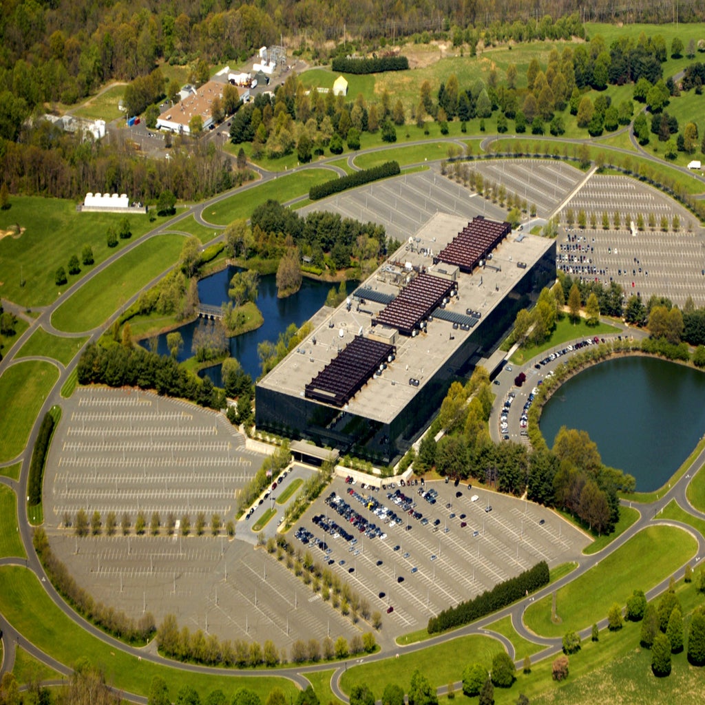 This Bell Labs Campus Was The Googleplex Of Its Day, And Now It's Dead ...
