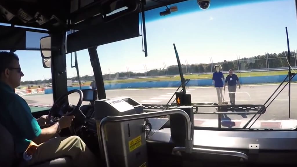 Here's The Smart Bus Of The Future Coming To The USDOT's Model City ...