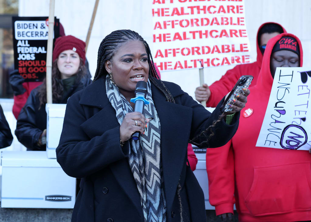 Maximus' call center's labor dispute might cost it a $7 billion HHS ...