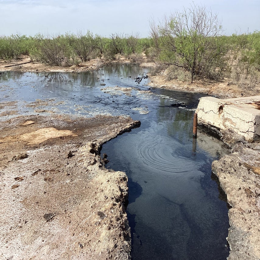 Texas oil wells are suddenly erupting with water. No one knows why ...