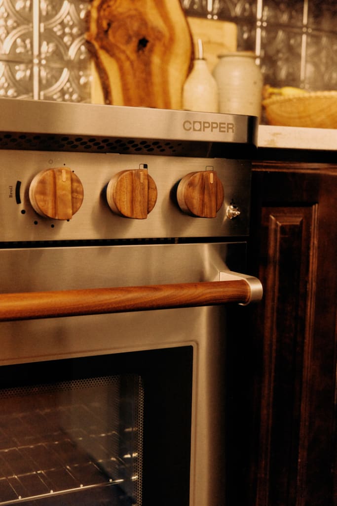 Why this new induction stove has a battery inside—and old-fashioned ...