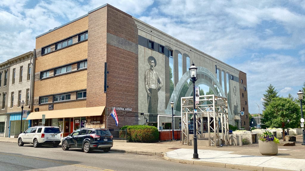 JD Vance’s ‘Hillbilly Elegy’ spotlights his Ohio hometown - Fast Company