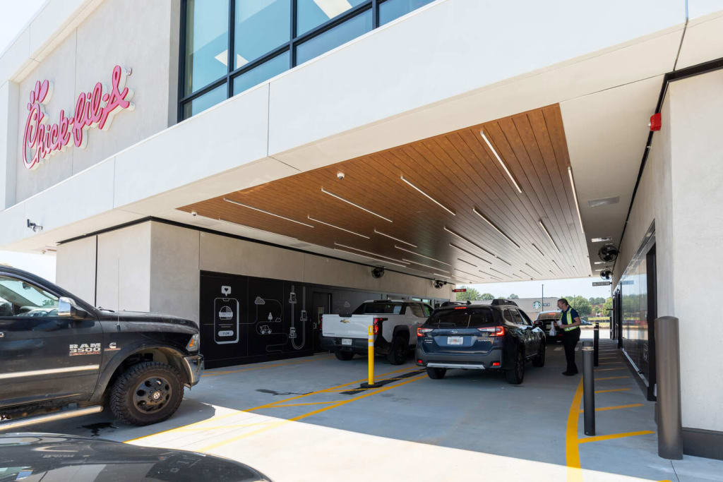Chick-fil-A new restaurant has a drive-thru first design- Fast Company
