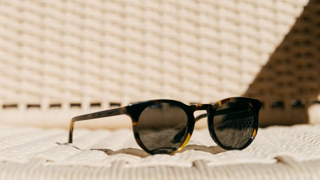These stylish sunglasses have blue-light filtering tech that combats ...