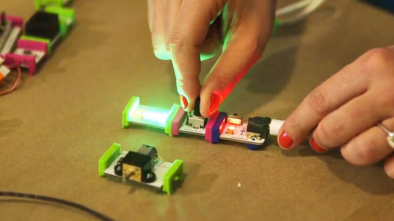 The Problem-Solving Electronic Toys You Want Your Kids To Play With ...