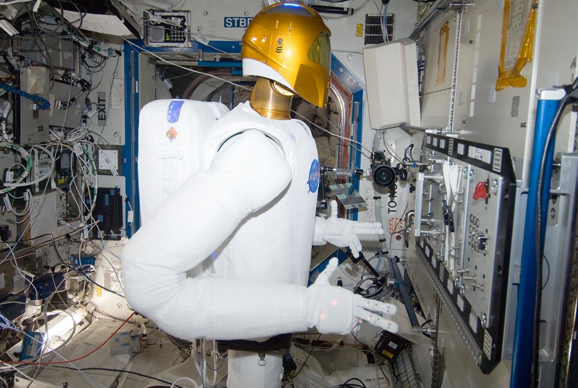 How NASA Is Giving Its Robot Astronaut New Eyes - Fast Company
