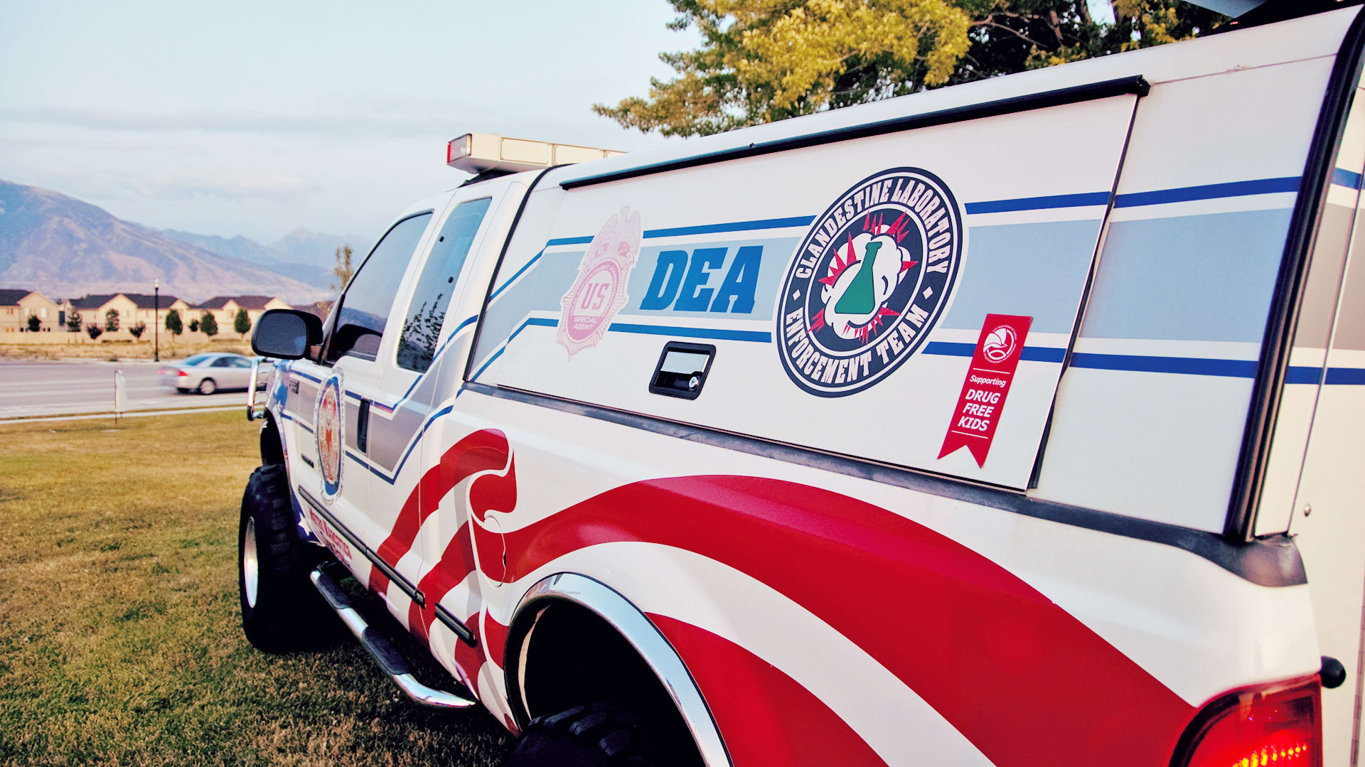 Secretive DEA Surveillance Unit Makes NSA Look Like Happy Hour - Fast ...