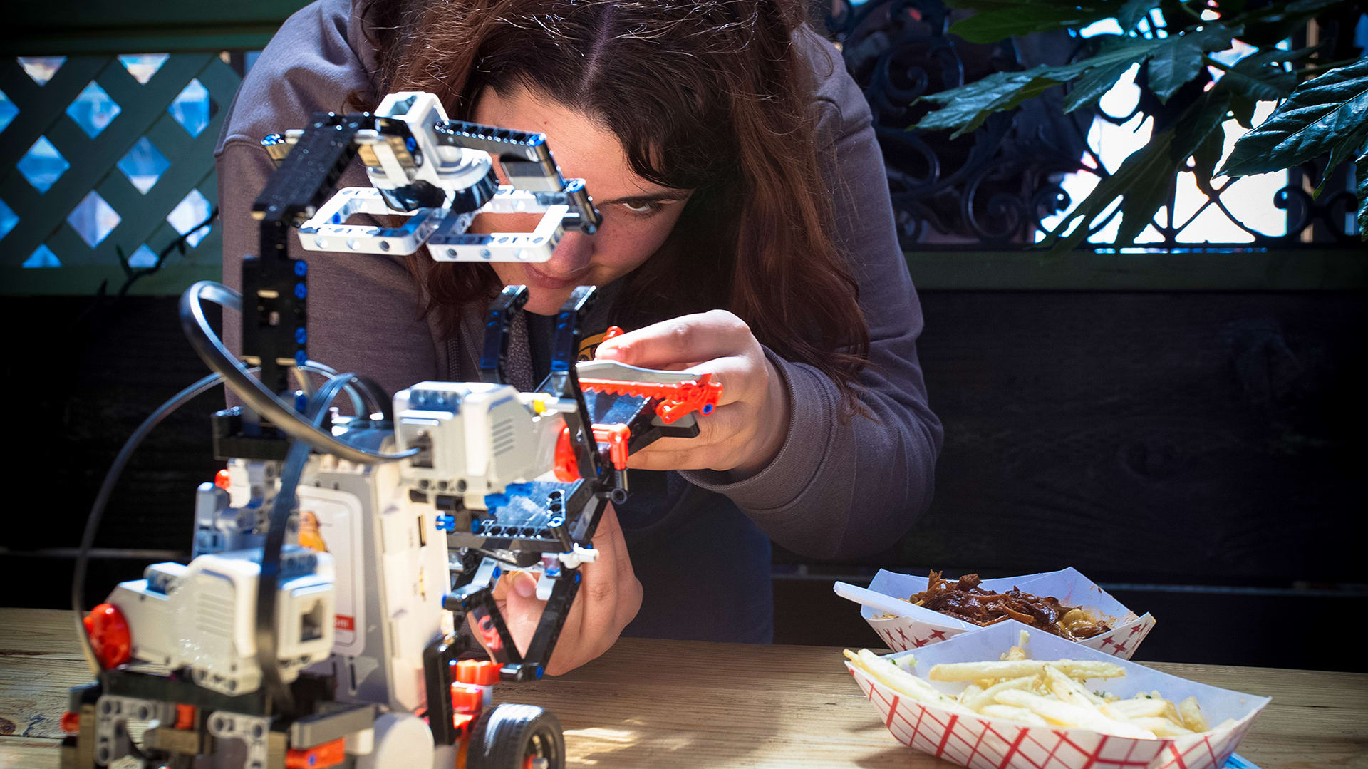 Facebook, Pandora, Flickr, Autodesk Go Head To Head In Lego's Robot ...