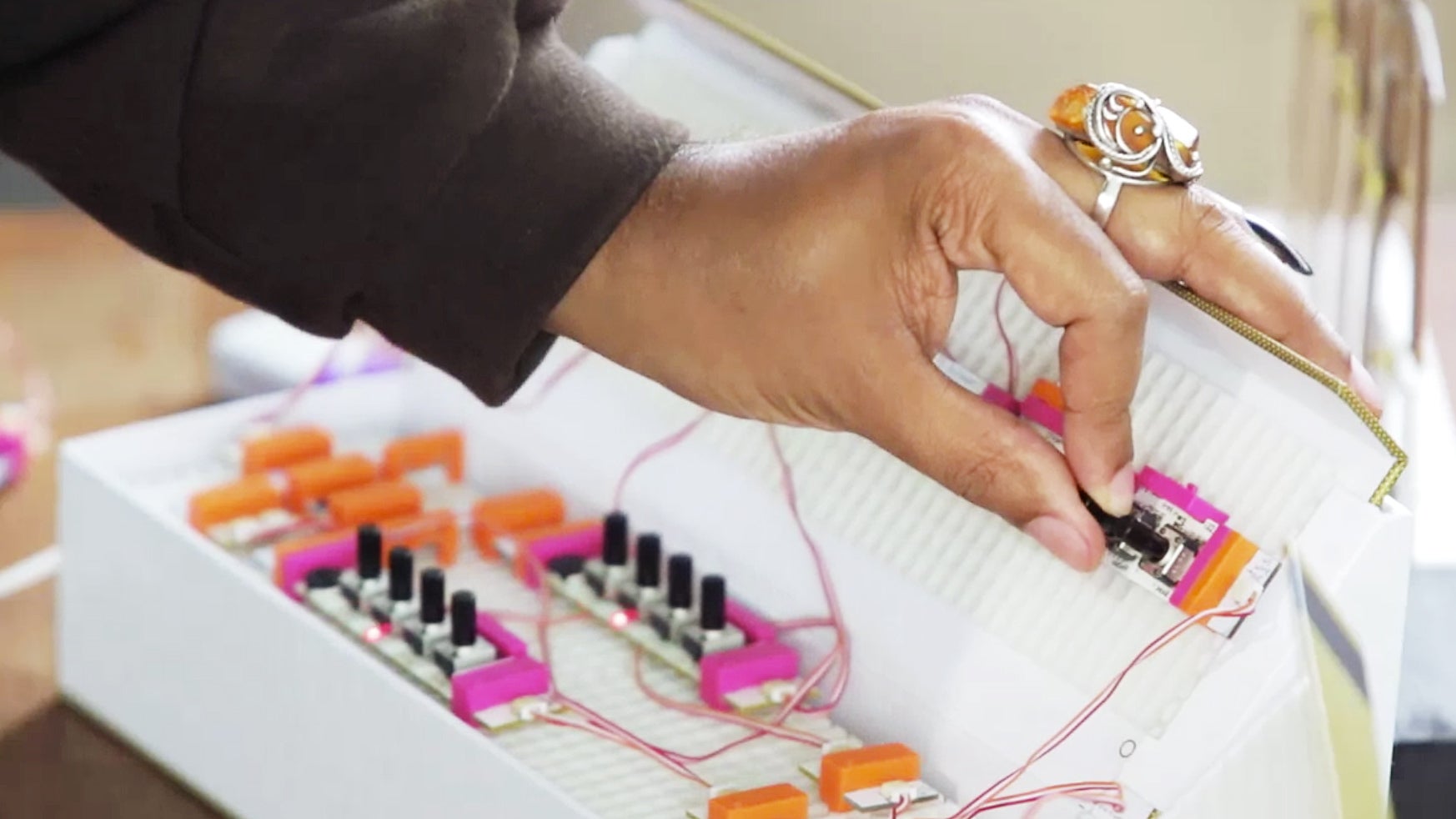 Craft Works: Engineer Your Way To Rock Stardom With The LittleBits ...