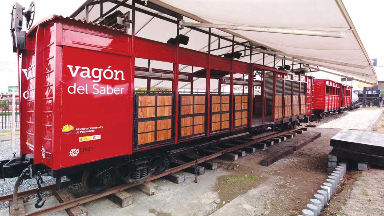 The Knowledge Train: An Idea Incubator That Travels To Remote Towns On ...