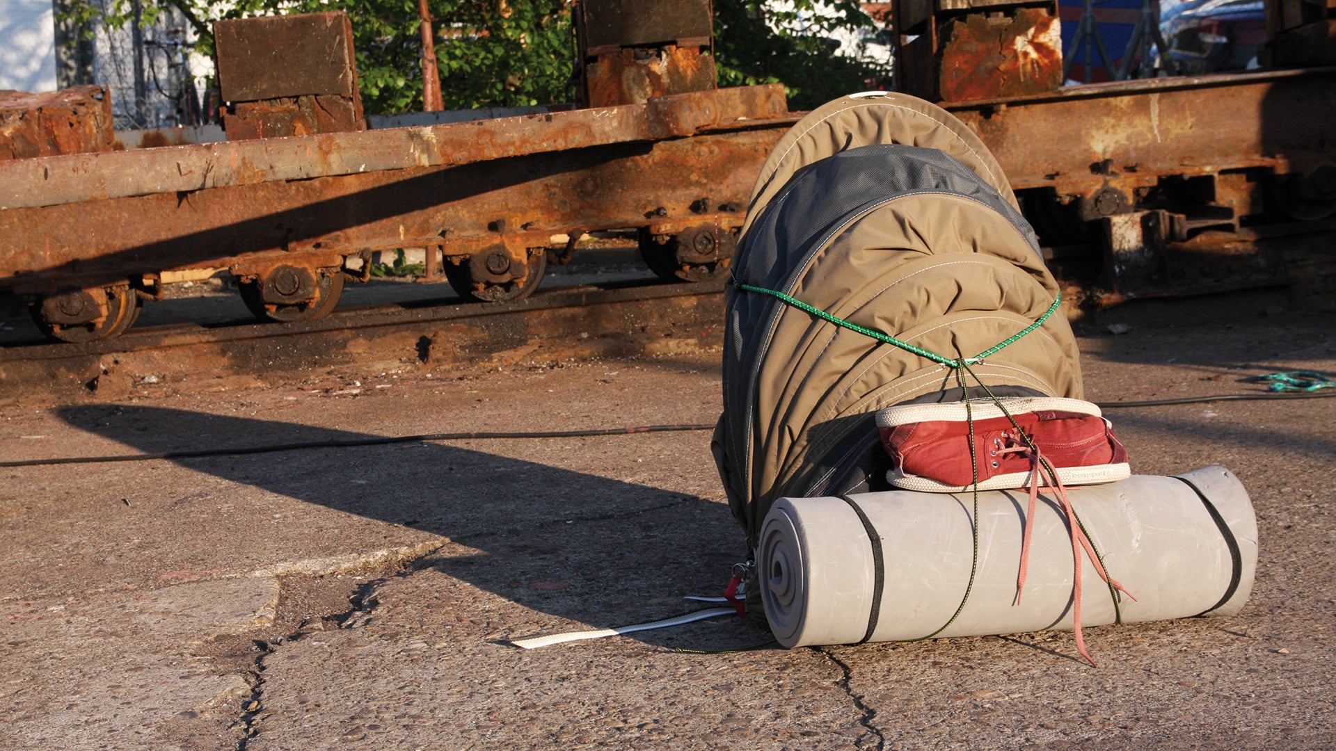 This Backpack Rolls Out Into A Homeless Shelter - Fast Company