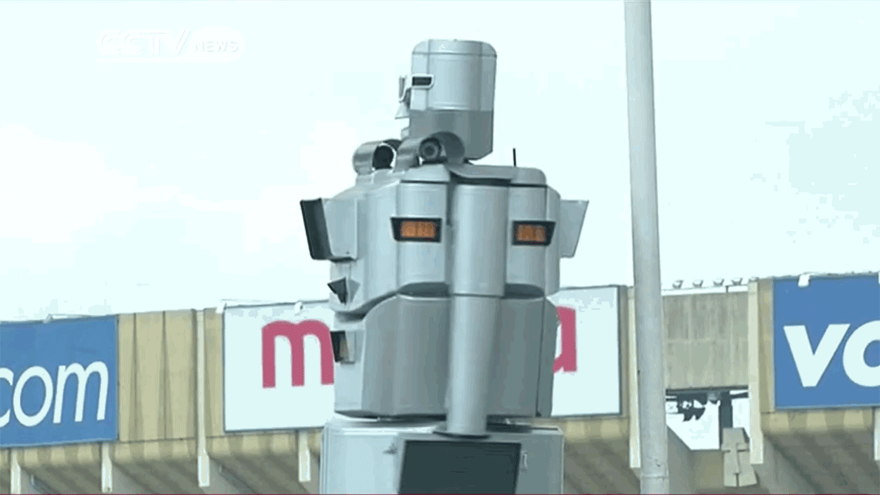 This Giant Robot Directs Traffic In The Congo - Fast Company