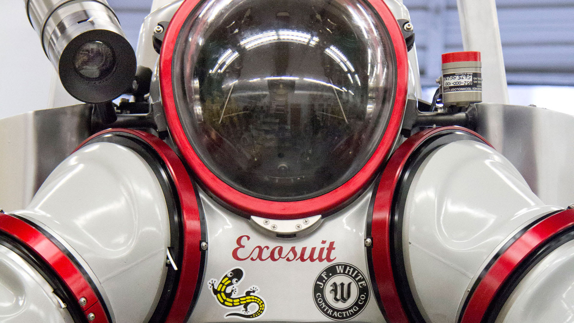 This 530-Pound "Exosuit" Will Help Find Undiscovered Life 1,000 Feet ...