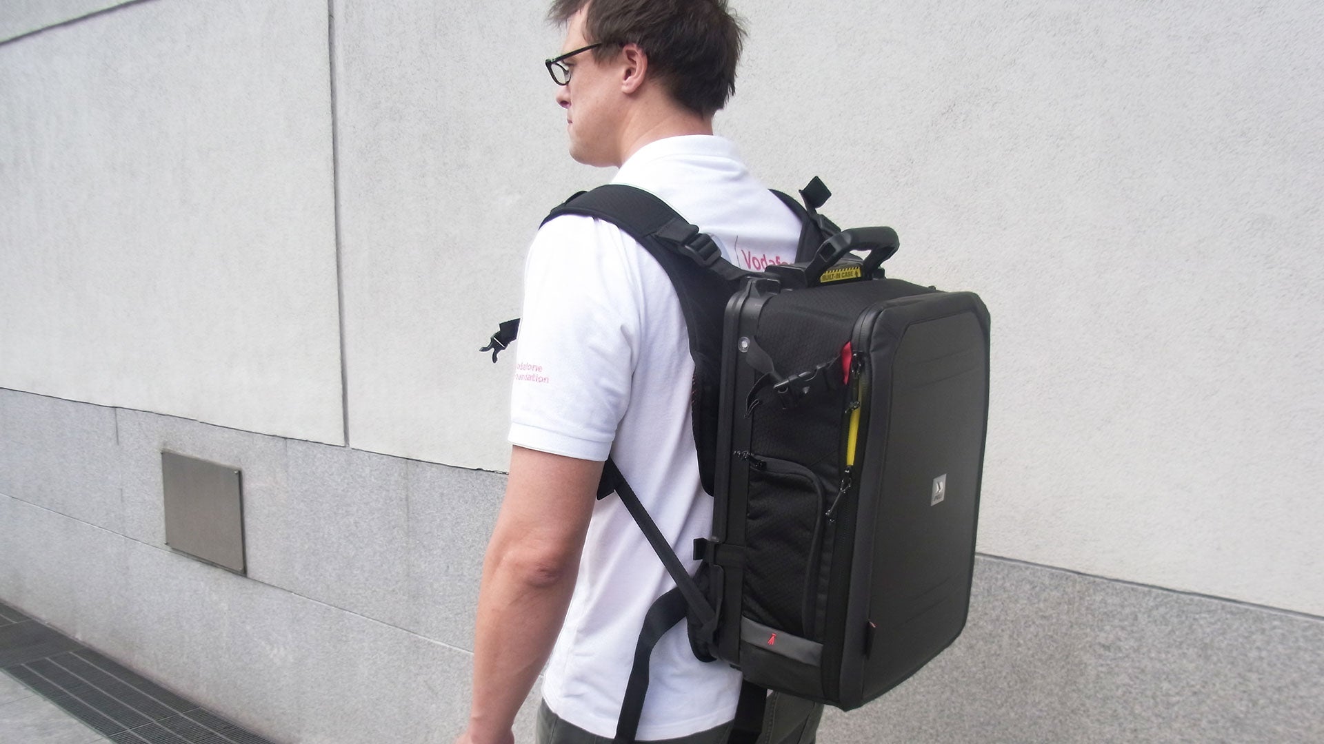 This Mobile Network In A Backpack Lets You Make A Call In A Disaster ...