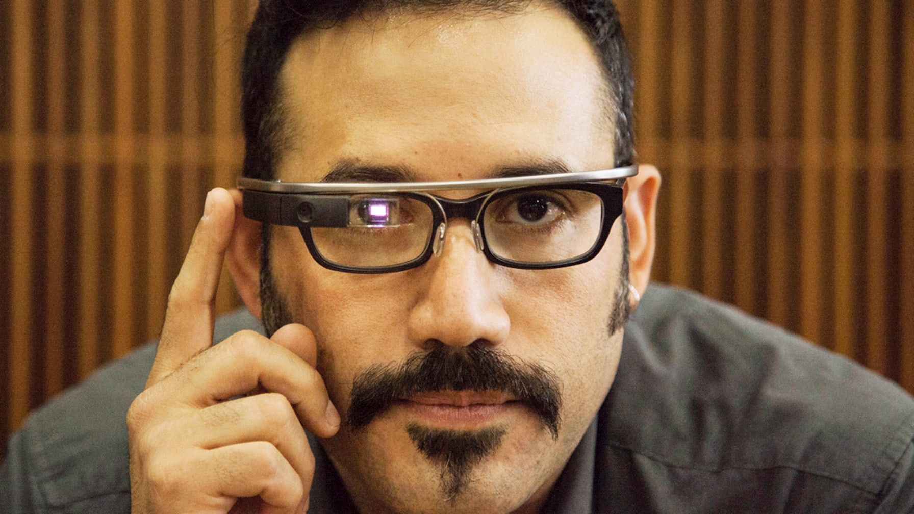 Meet The USC Journalism Professor Leading A Course On Google Glass ...