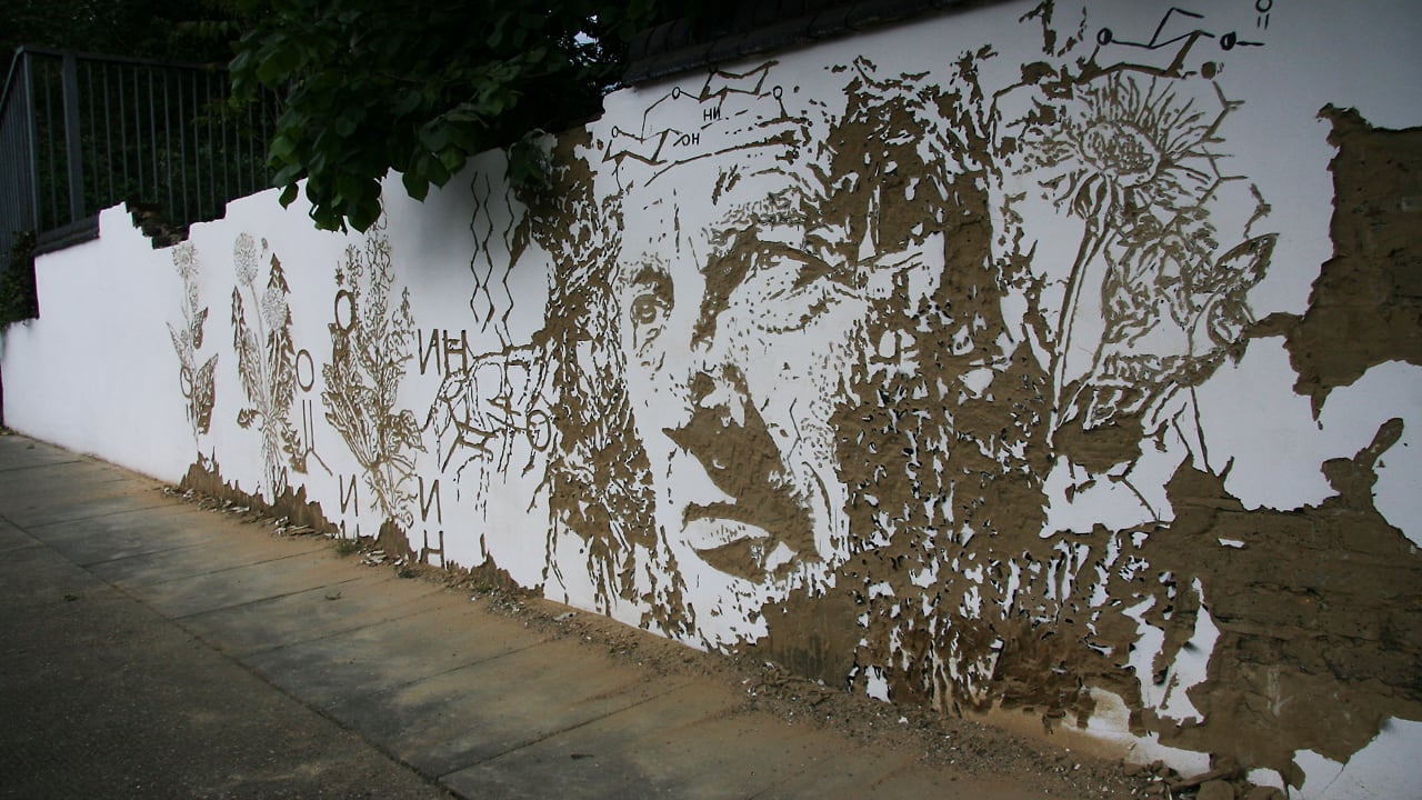 A Street Artist Shows The Beauty And Power Of Weeds In Urban Garden ...