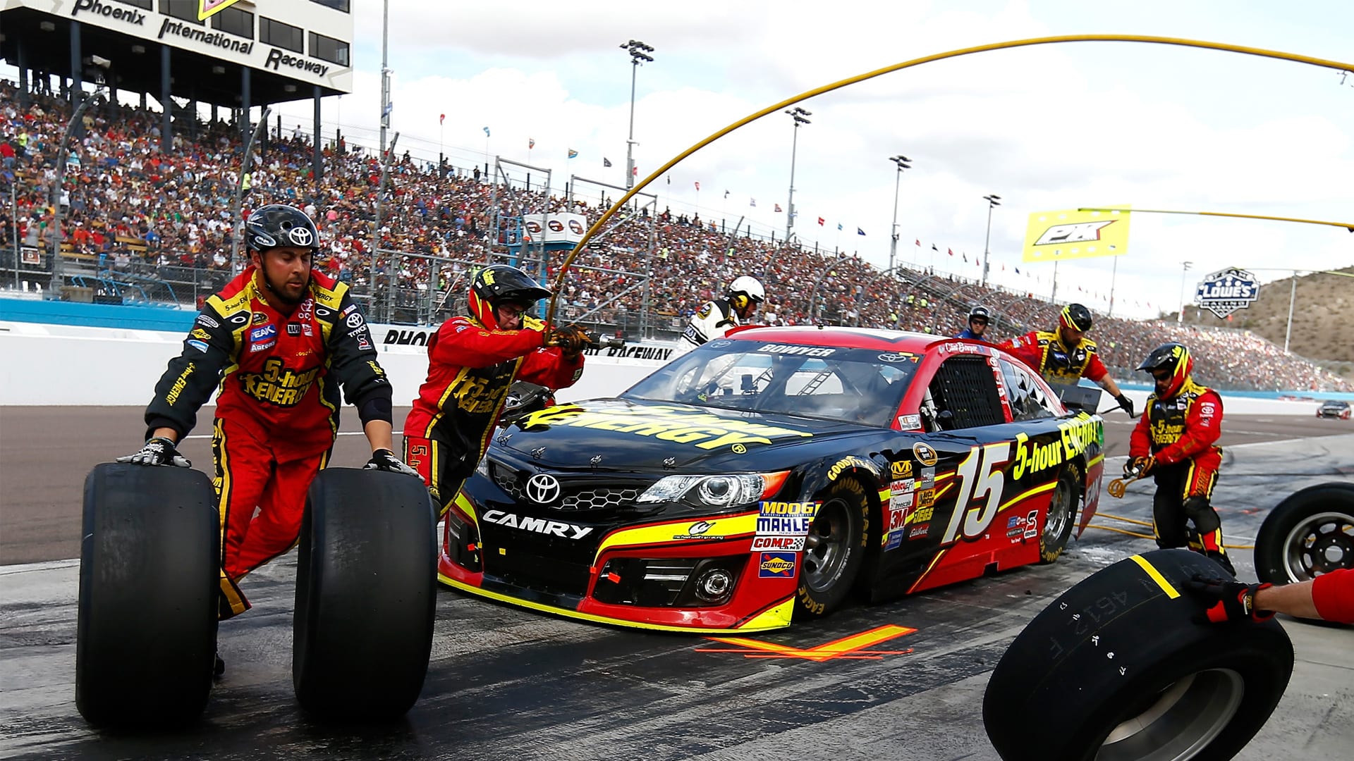 Why This Nascar Team Is Putting RFID Sensors On Every Person In The Pit ...