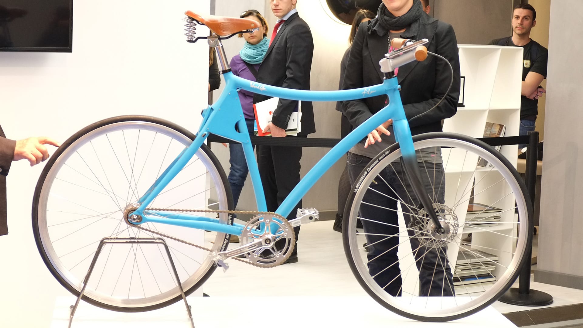 Make Your Own Bike Lane With This Bike's Special Laser Beams - Fast Company