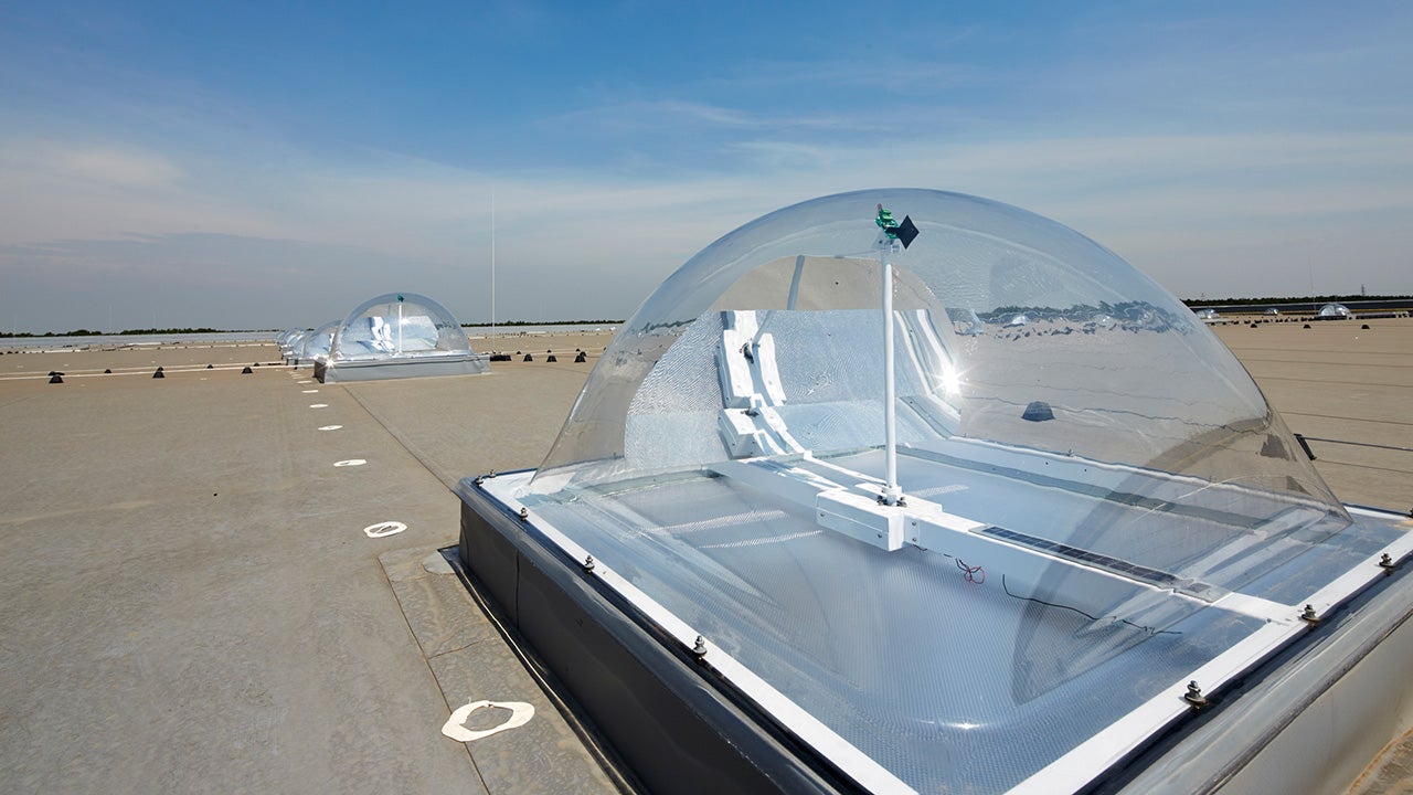This Light-Tracking Skylight Dome Brightens A Room And Cuts Electricity ...