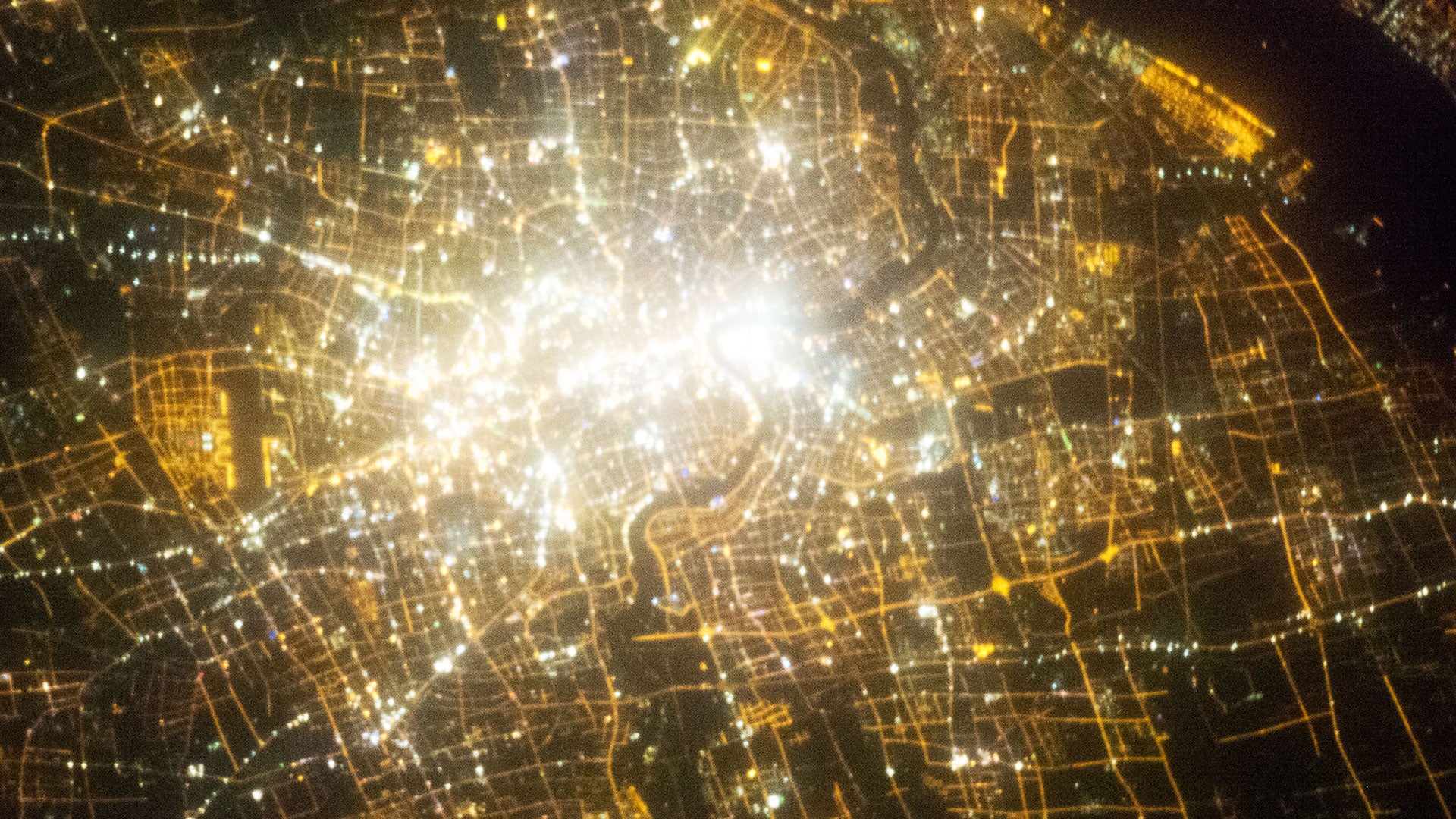 These Incredible Photos From Astronauts Show The Brightest Cities On ...
