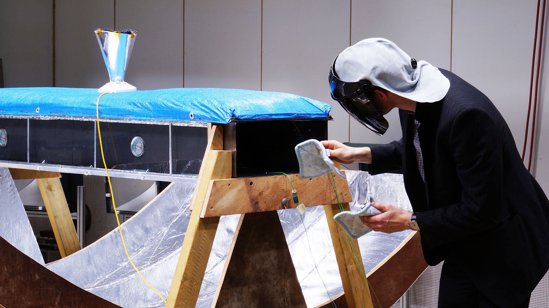 A Cheap Solar-Powered Oven That Bakes Bread Without Pollution - Fast ...