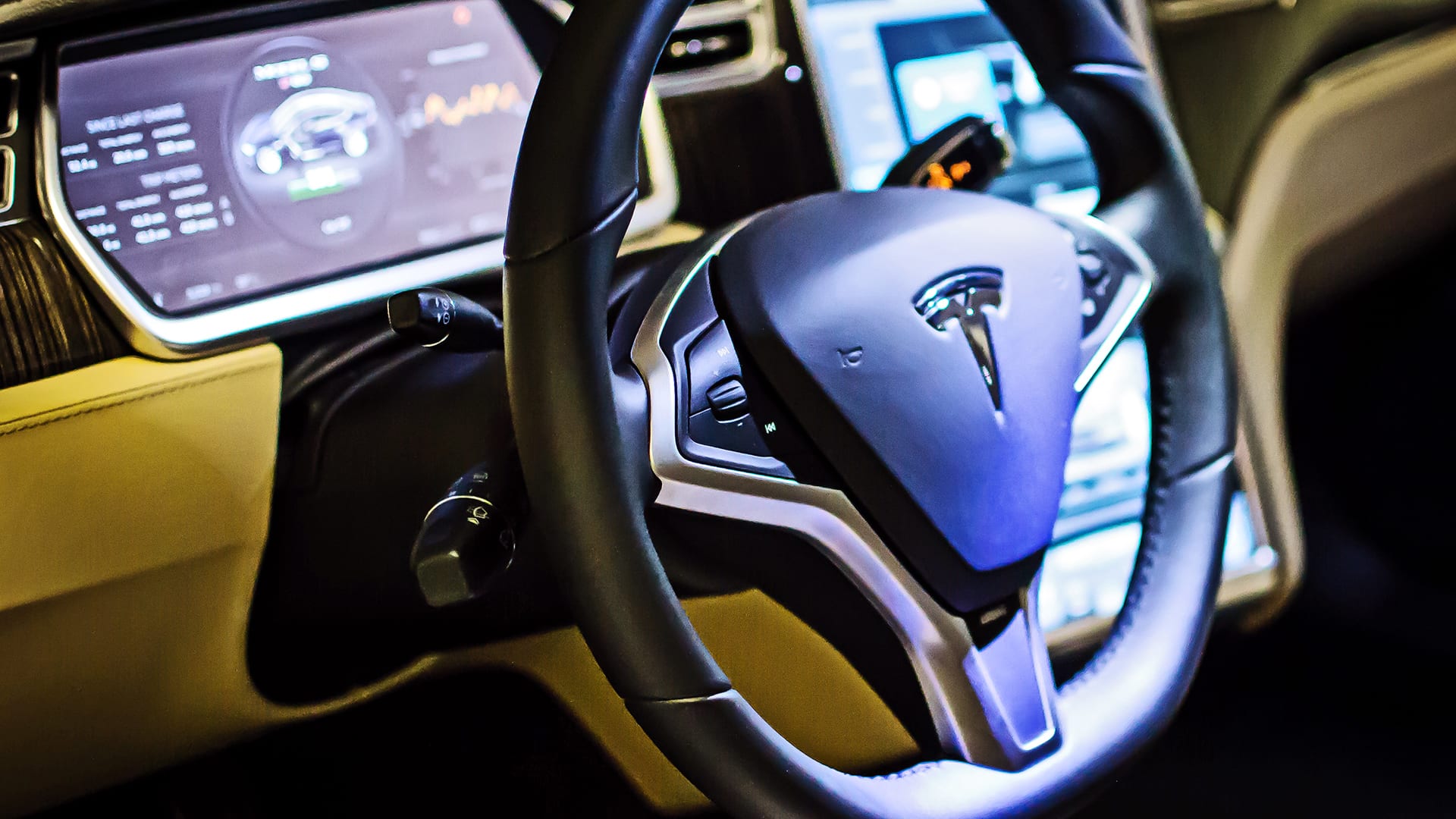 Elon Musk: Tesla Cars Could Run On “Full Autopilot” In 5 Years - Fast ...