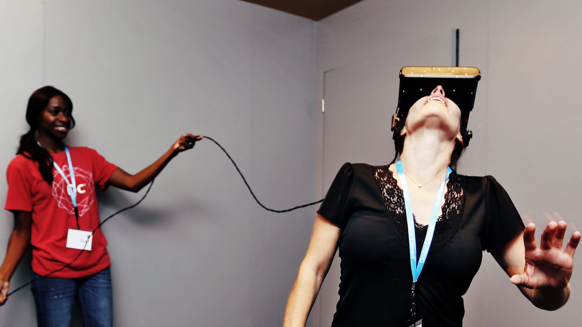 Test Rifting The Oculus Crescent Bay Vr Headset Fast Company