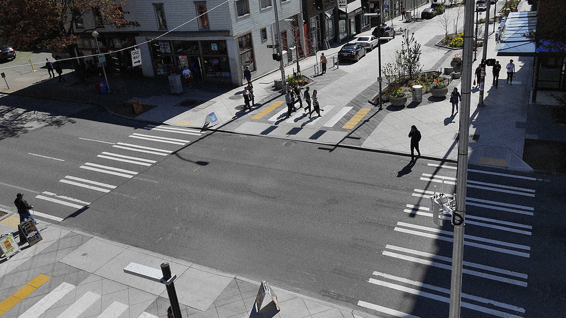 On A New Shared Street In Chicago, There Are No Sidewalks, No Lights ...