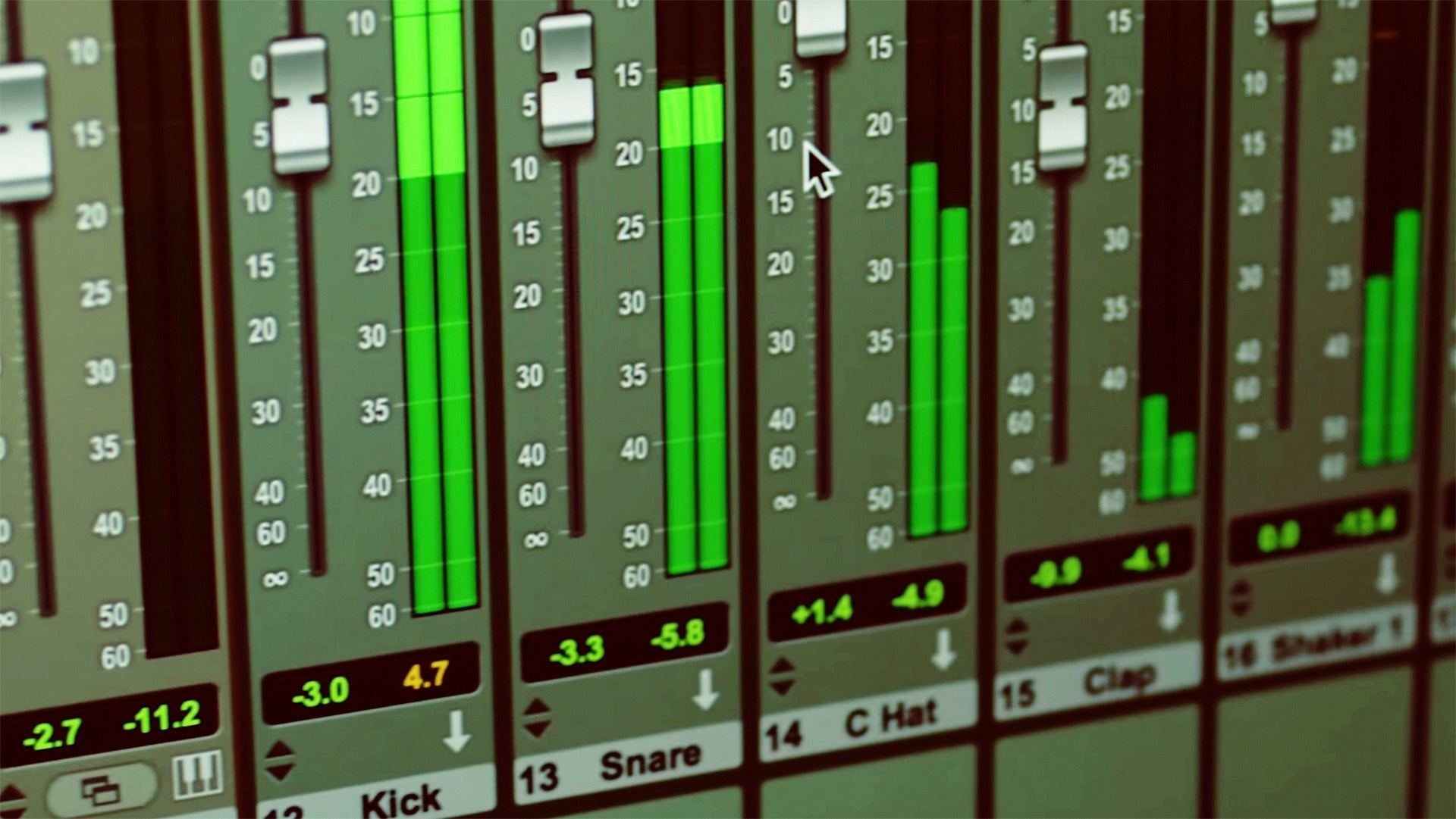 Stop Pirating Pro Tools: Here Comes A Free Version Of The Audio Editing ...
