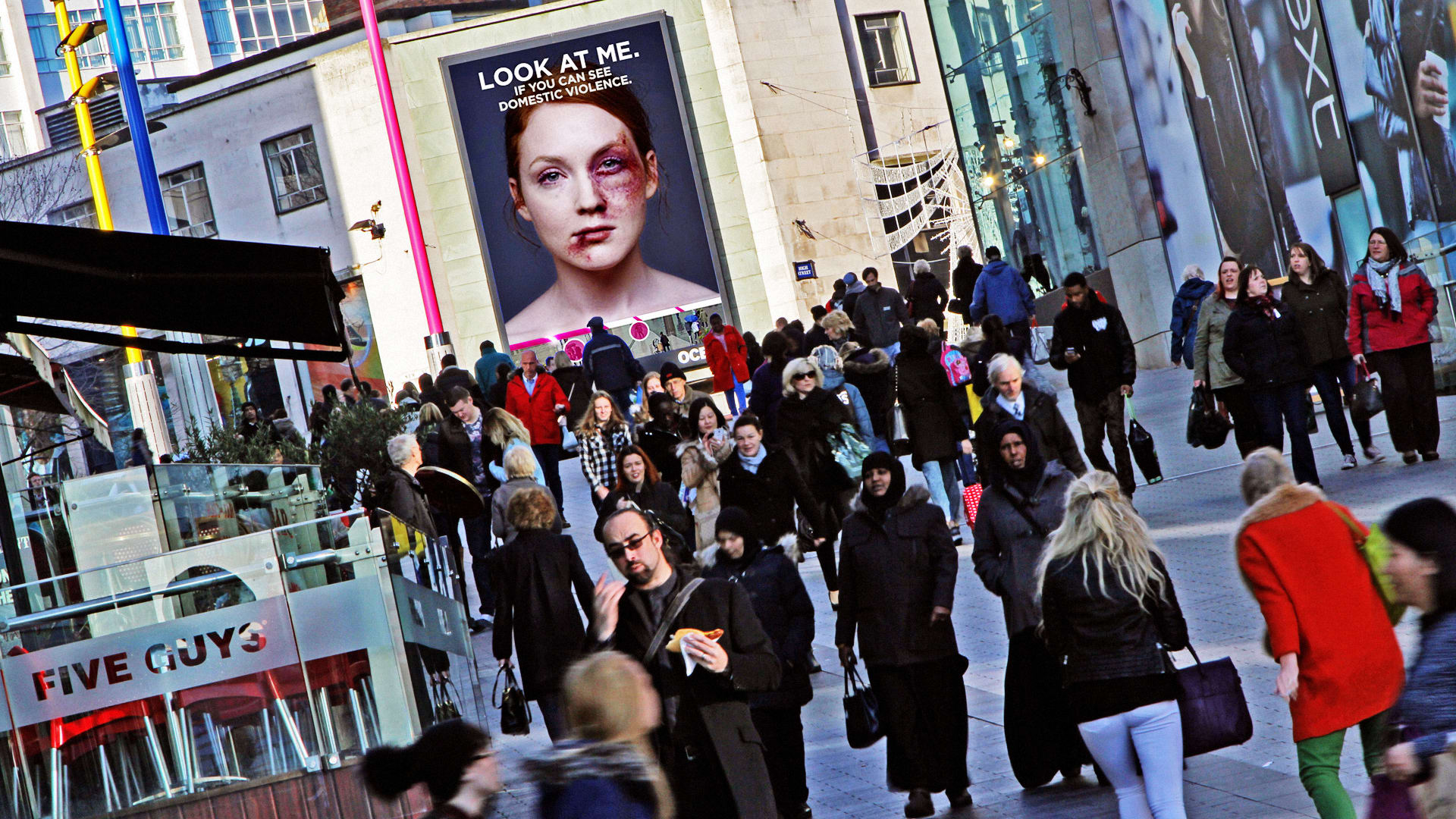 This Digital Anti-Abuse Poster Changes Its Message The Longer You Look ...