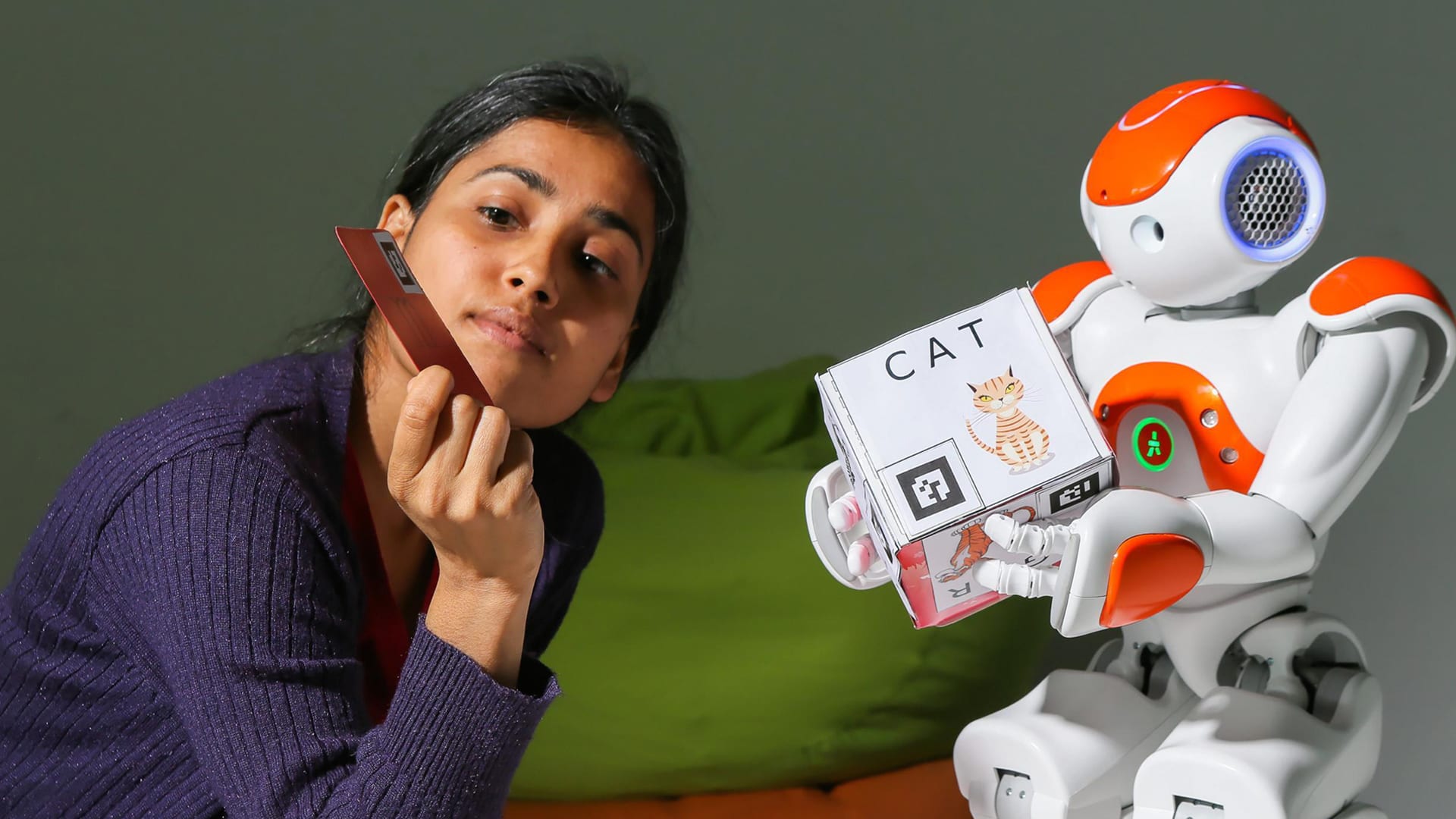 This Little Handwriting Robot Helps Kids Learn By Letting Them Be ...